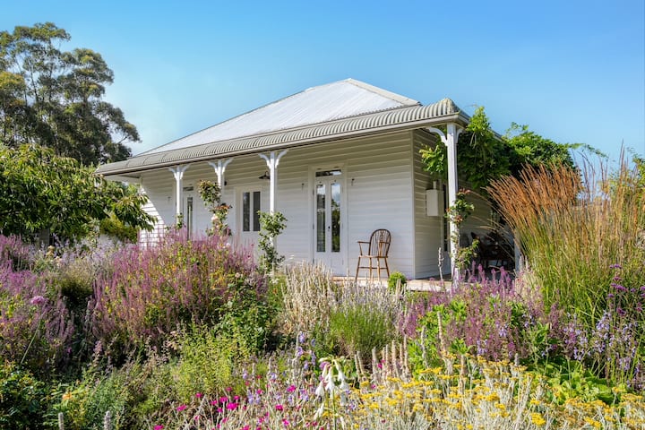 Little Oak - A Storybook Countryside Cottage - Cygnet