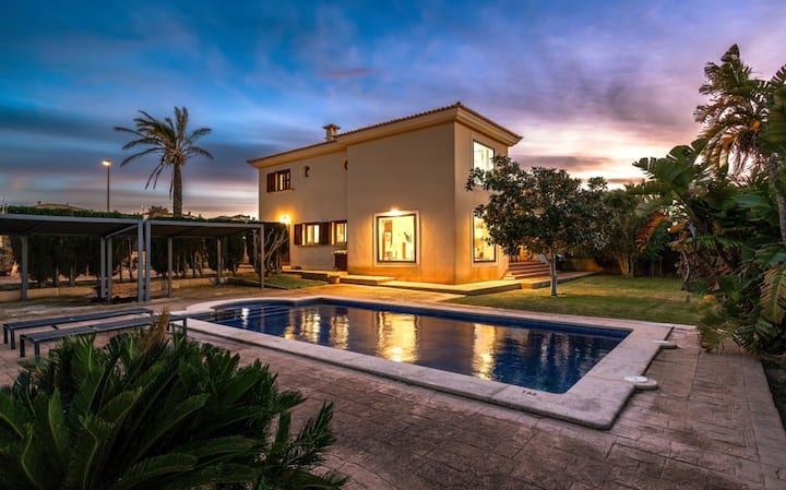 Mediterrane Meerblick Villa Mit 5 Schlafzimmern - S'Arenal