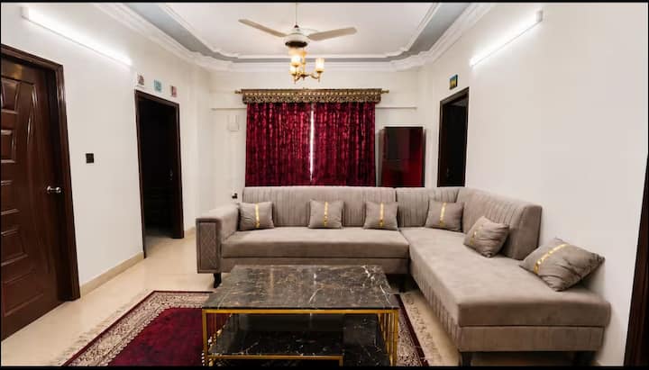 Spacious 3br Near Safoora Chowrangi | Lift+parking - Karachi
