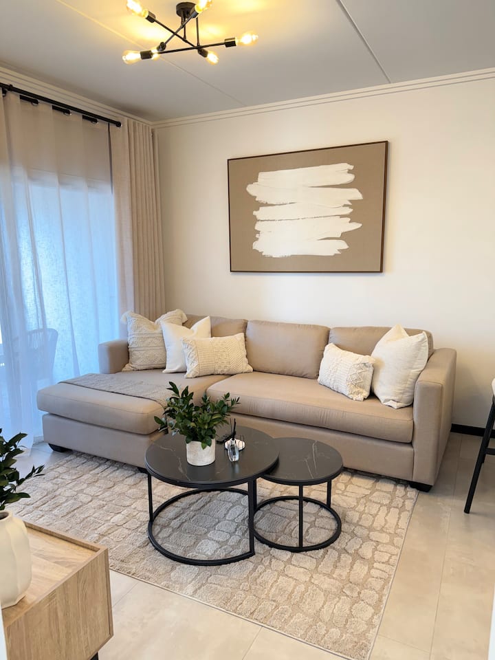 •1 Bed 1 Bath • Secure Complex • Fourways - Midrand