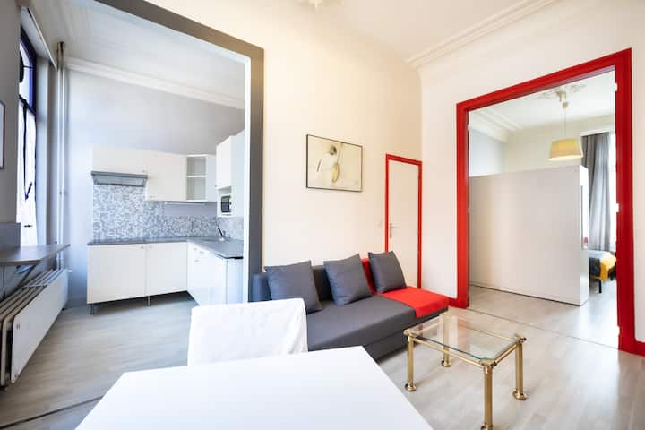 Ulb - Spacious & Bright Studio - Auderghem