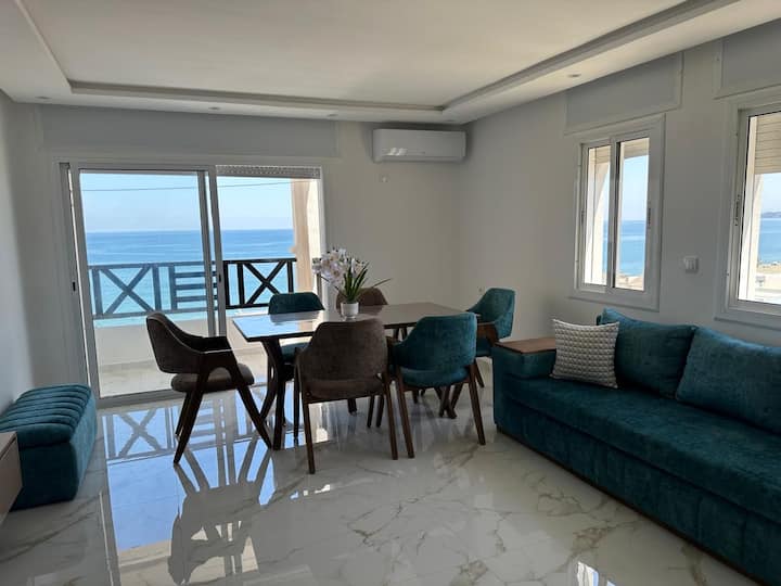 Appartement Moderne Face à La Mer - Oued Laou