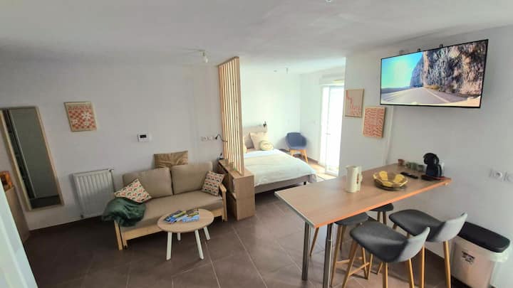 Grand Studio 4pers, Terrasse, Parking, Ascenseur - Le Pontet