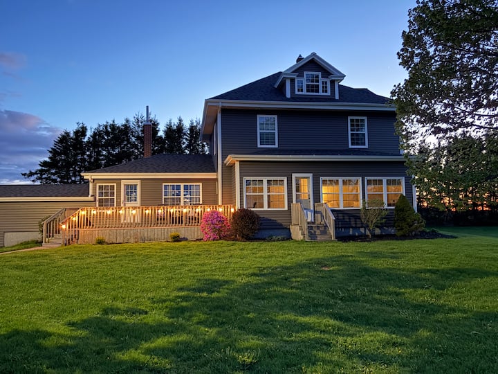 The Spruce Hedge Homestead - Prince Edward Island