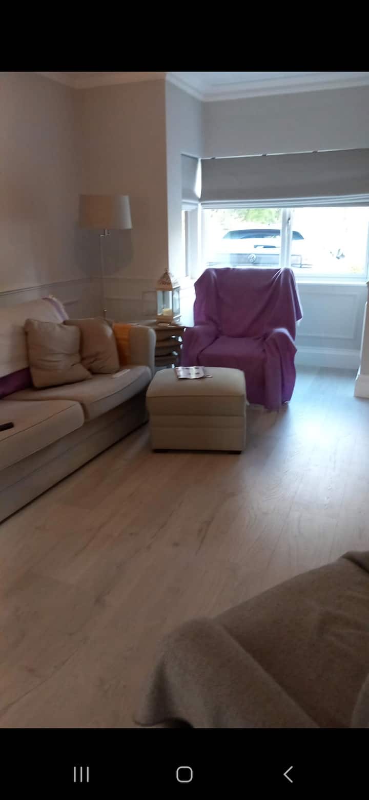 Spacious Double Room Near Mungret Park - Limerick, Ireland