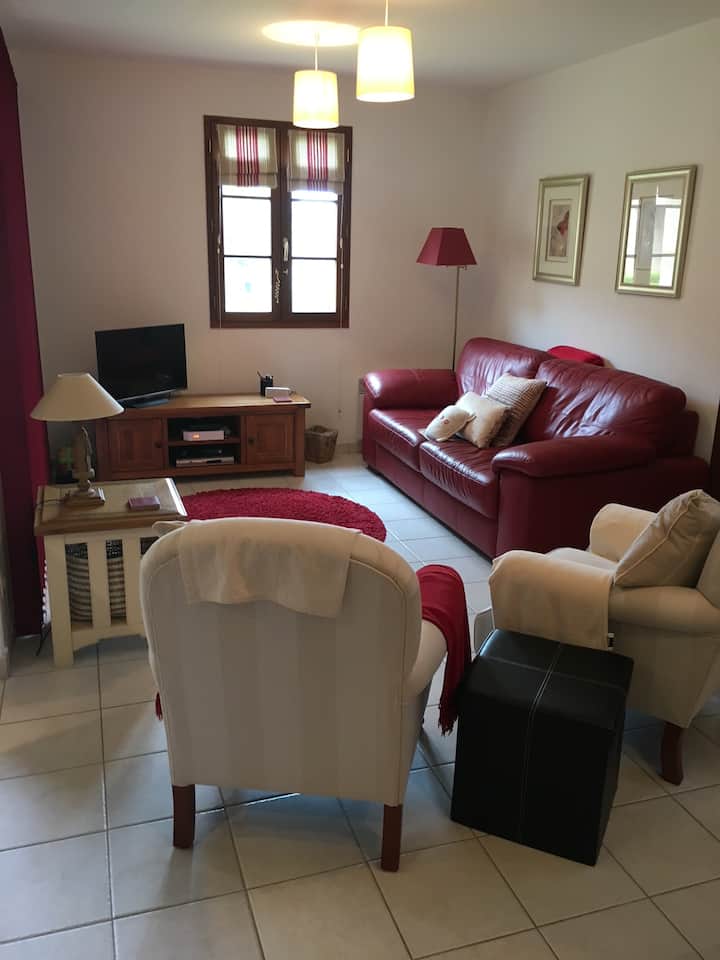 Modern House 2 Bedrooms Sleeps 4 Plus Baby - Brantôme en Périgord
