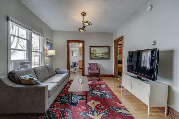 U Of M West Bank 2 Br Duplex - Minneapolis
