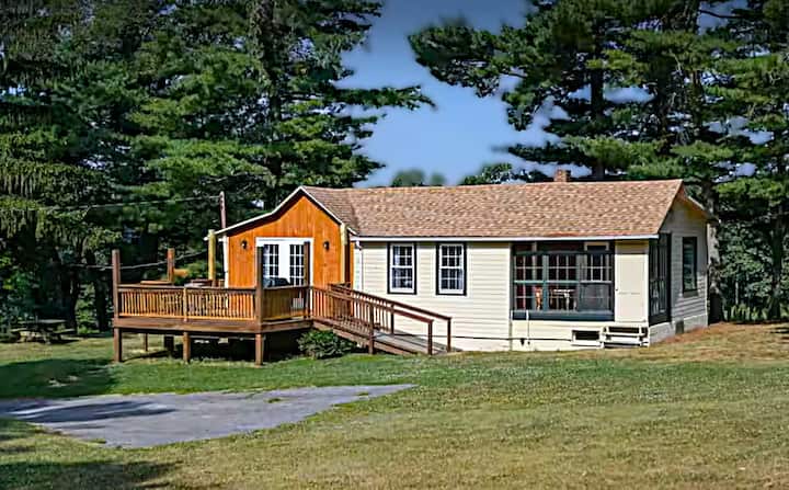 White Squirrel Cabin - Liverpool, PA