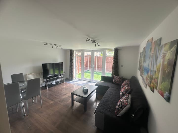 Modern 2-bedroom Apartment | Havelock Road Ub2 - Northolt - London
