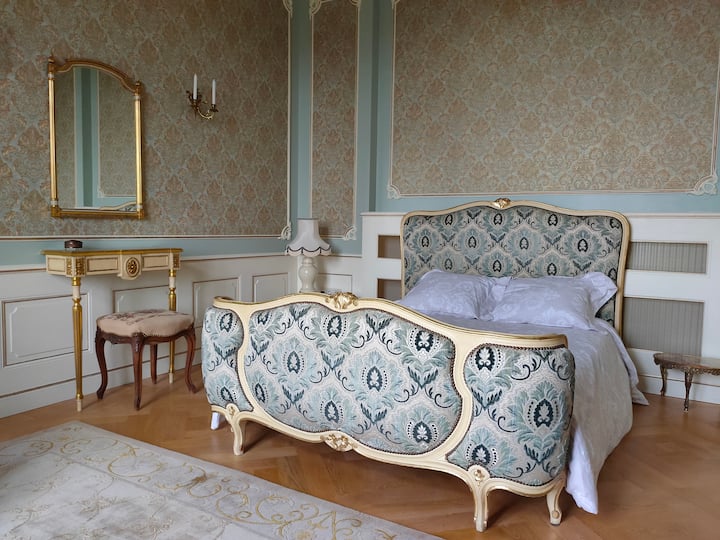 Chambre Céladone Au Château Des Bérangers - Gannat