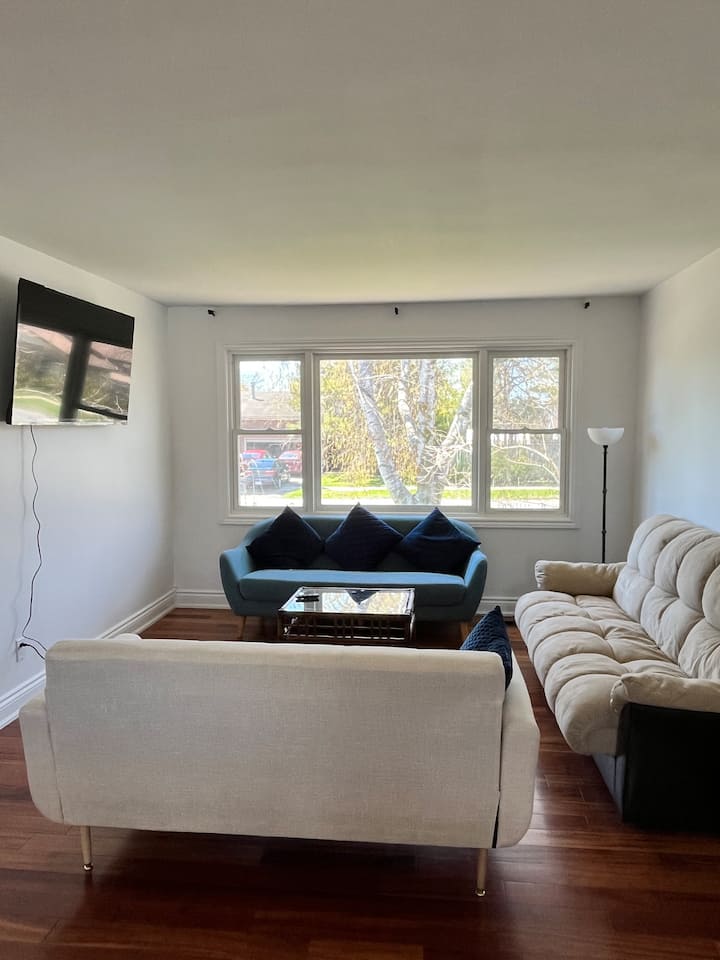 Full 5 Bedroom House - Kingston