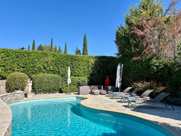 Peaceful Mougins Villa 5 Bedrooms, Pool & Garden - Cannes