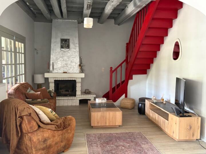 Gîte Pour 12 Personnes, Entre Amis Ou En Famille. - Loches