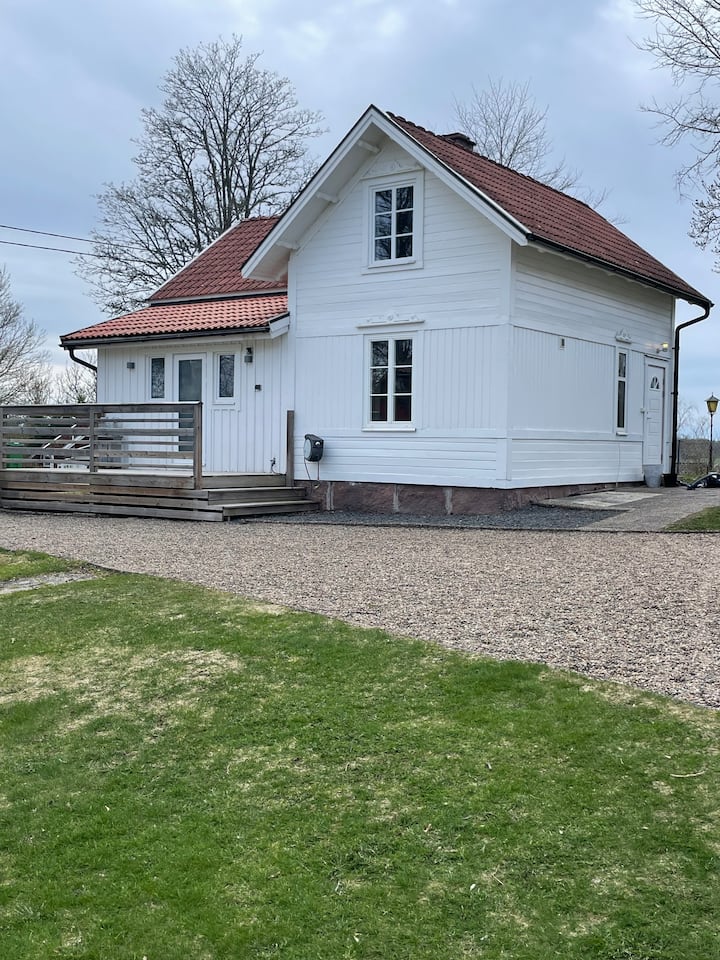 Flygel 8km Utanför Mariestad - Mariestad