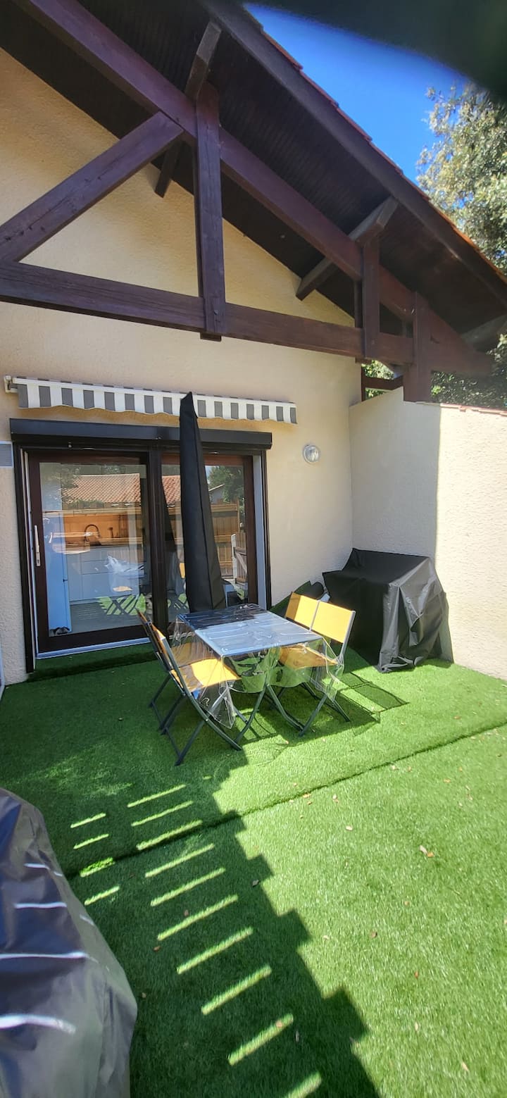 Appartement Rez De Jardin 150 Mètres De L'océan - Soulac-sur-Mer