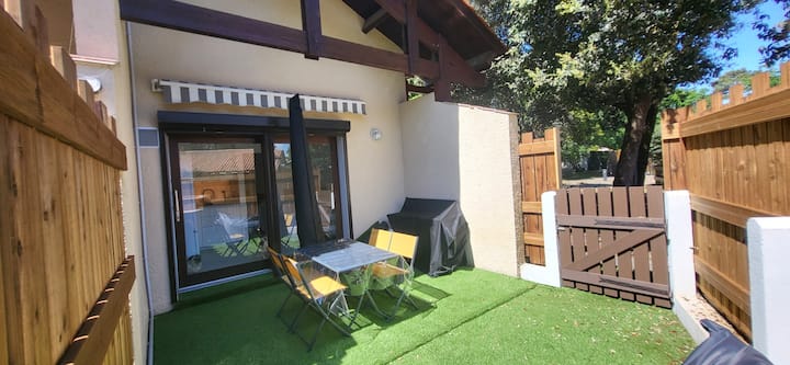 Appartement Rez De Jardin 150 Mètres De L'océan - Soulac-sur-Mer