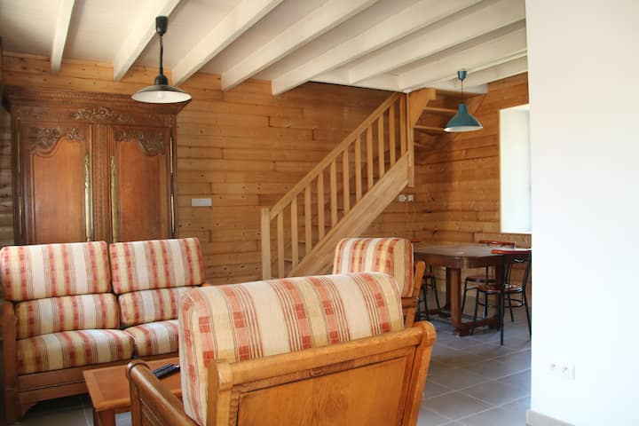 La Hobette : Refuge Bois Et Pierre, 10 Minutes Mer - Coutances