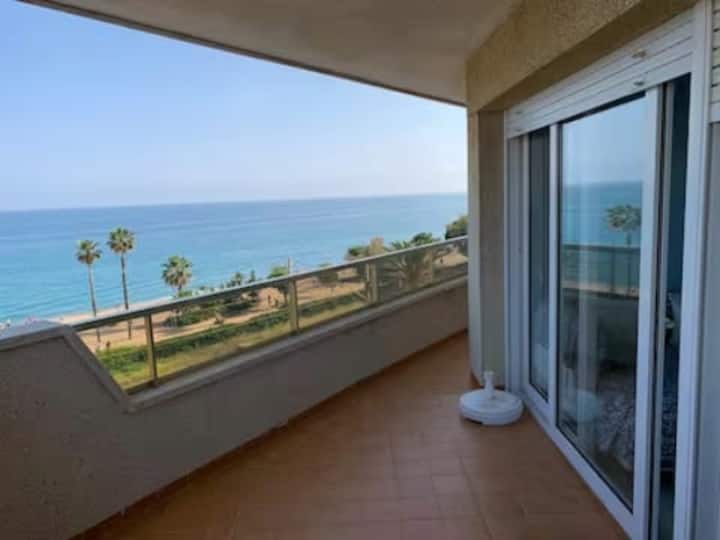 Precioso Apartamento En Primera Línea De Mar - Santa Susanna