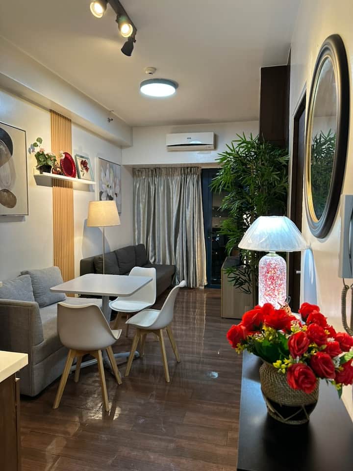 2 Br, 2 Bath Modern Apartment@air Residences Ayala - Metro Manila