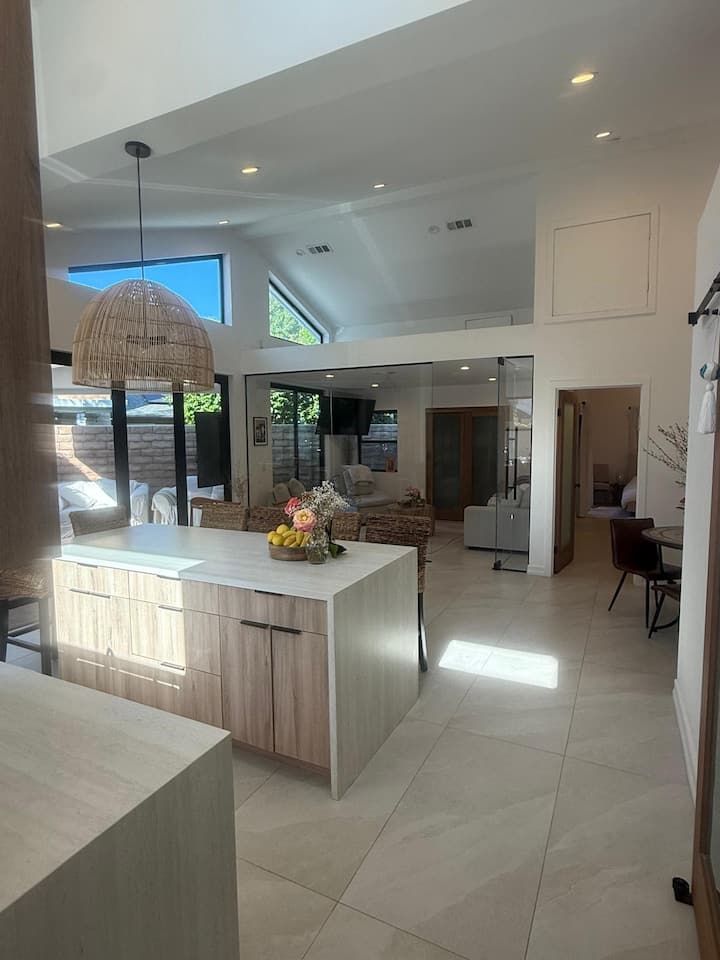 Private Oasis | Modern Guesthouse W/private Patio - Thousand Oaks, CA