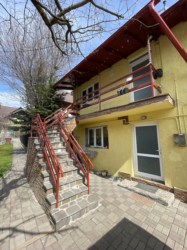 Casa Busteni - Etaj Intreg Cu Living Separat - Bușteni