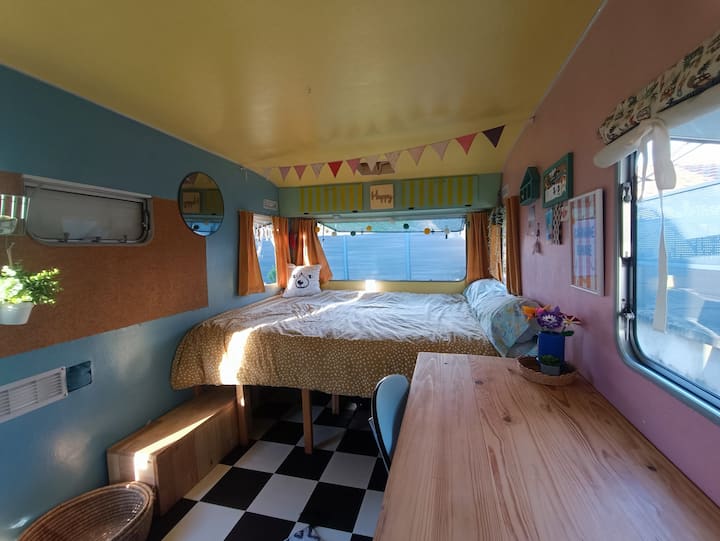 Petite Caravane Entièrement Relookée - Niort