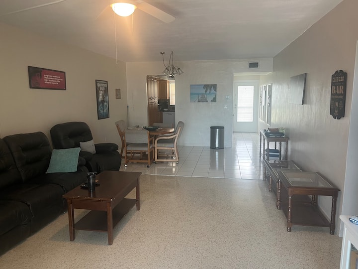 Great Beach Condo! - St. Pete Beach, FL