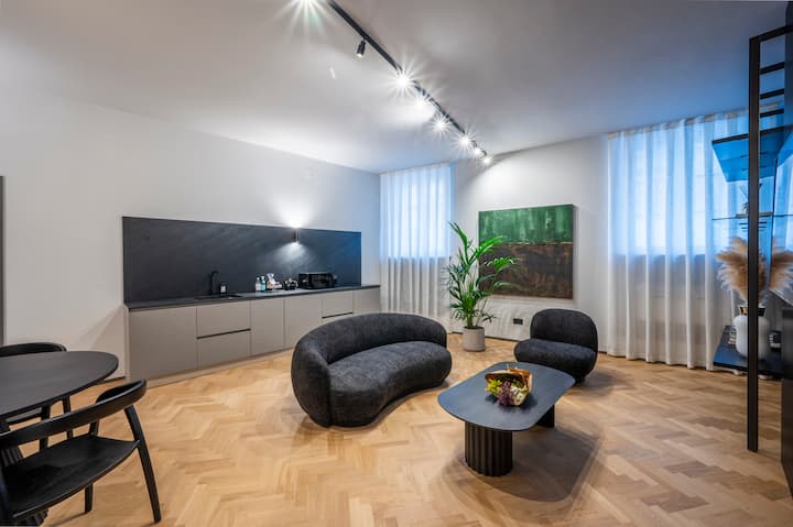 Casa Matilda 2
Appartamento Luxury In Centro - Parma