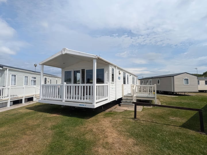 025 Maes Glas - Prestatyn