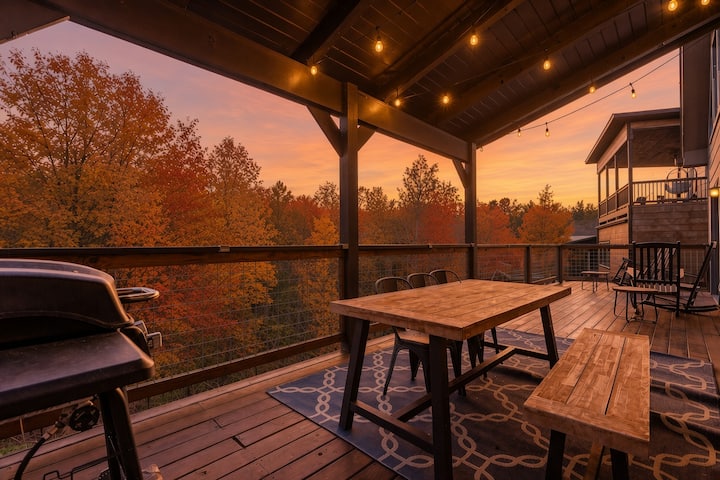 The Fall Fun Lodge  Indoor Pool+hot Tub! - Sevierville, TN