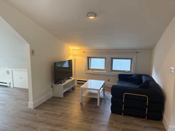 Skylit 2br | 2-min Walk To Nyc & World Cup Train - Montclair, NJ