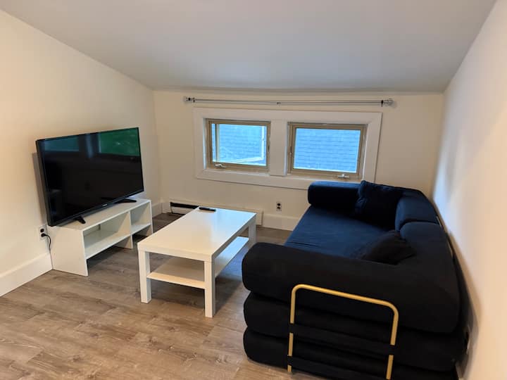 Skylit 2br | 2-min Walk To Nyc & World Cup Train - Montclair, NJ