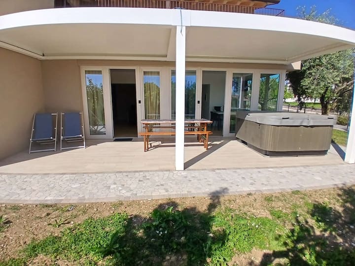 Appartamento Deluxe 1 Camera Da Letto E Giardino - Bassano del Grappa