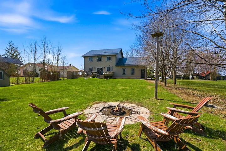 Beachglass Cottage - 5 Bedrooms, Large Yard - Bayfield