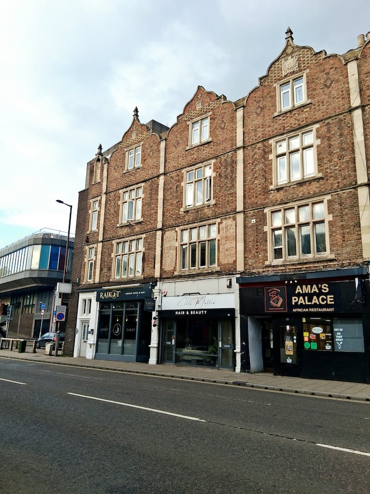 Modern Studio Flat In The Heart Of The Town. - Bedford