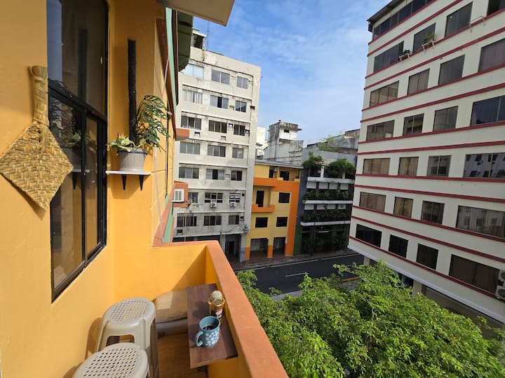 Suite-2 Con Balcón | Ubicación Top En El Centro - Guayaquil