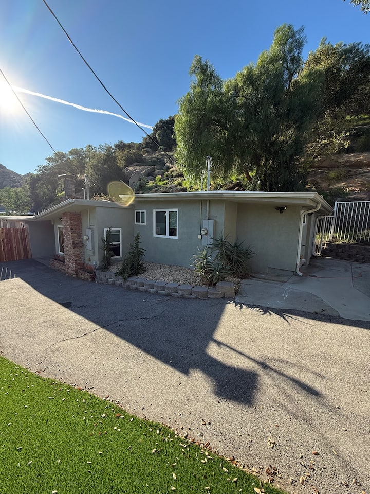 Canyon Getaway Home And Glamping - Simi Valley, CA