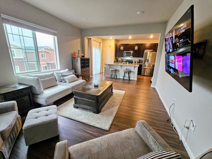 Spacious Family Home Near Outlets & City Fun - Castle Rock, CO