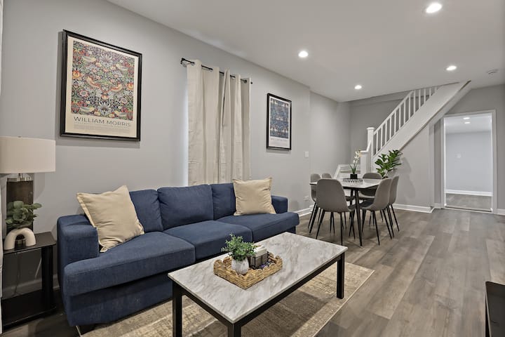Spacious 5bd 2ba Home | Berwyn - Oak Park