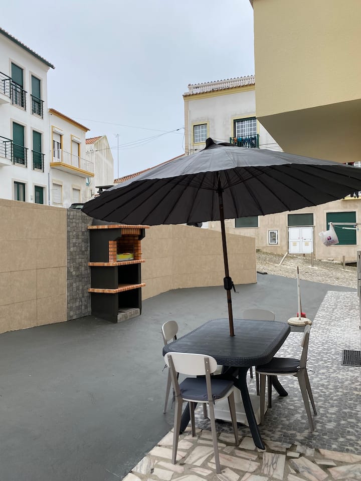 Casa De Férias. Perto De Todas Atrações Turísticas - Nazaré