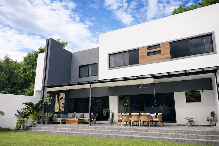 Villa De Lujo 5 Rec · A/c · Alberca · En Privada - Temixco