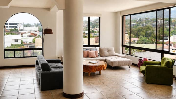 Casa Delev, Quiet Escape, Views & Prime Location - San José
