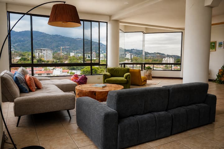 Casa Delev, Quiet Escape, Views & Prime Location - San José