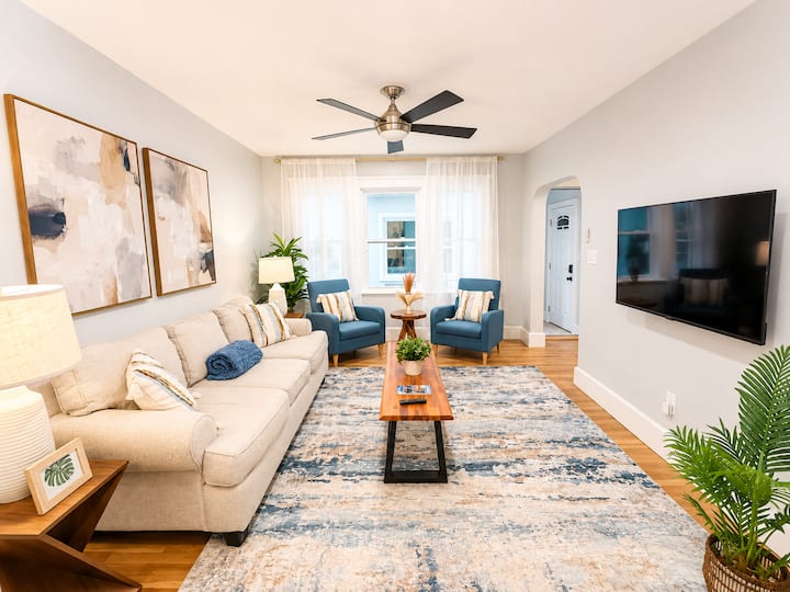 Renovated 2br+office With Parking Near Boston - 몰든