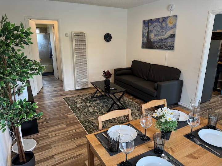 Upgraded One Bedroom Apartment, With 2 Beds - Gardena, CA