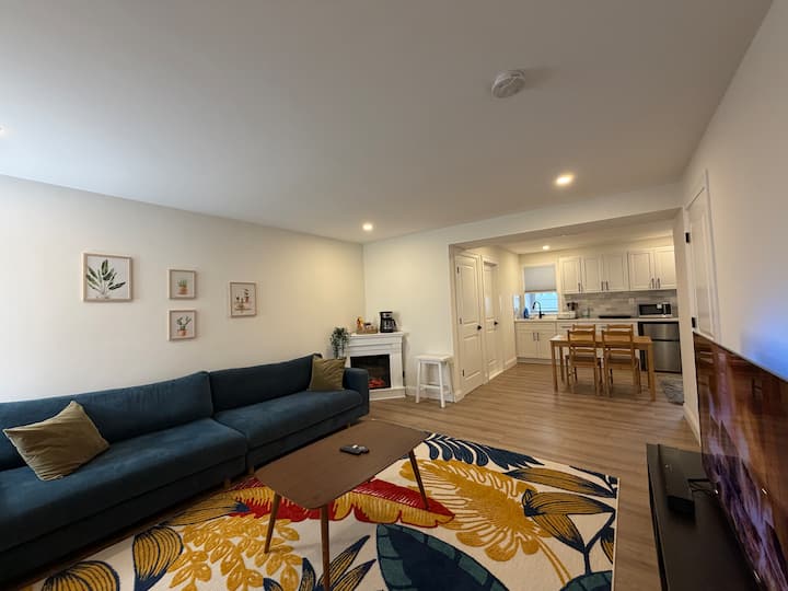 Private Home In Waltham Near Bentley, Brandies - Weston, MA