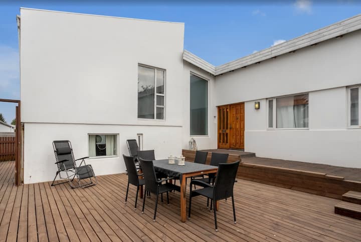 Modern & Cozy Suite With Private Parking In Rvk. - Islandia