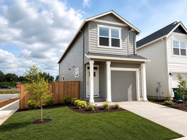 Casa Homes - Newberg, Or! 3bd/2bth Charming Home! - Newberg, OR