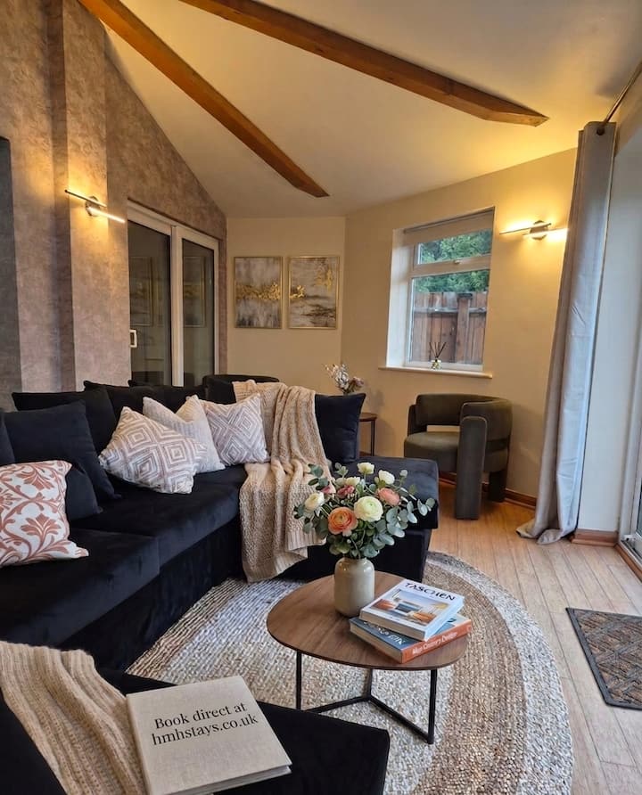 Spacious -5-br|2 Baths |Parking |Great For Groups - Royal Leamington Spa