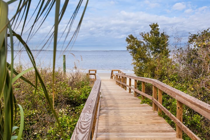 Nautical Seas, Tybee Island, Oceanfront Condos - Mid Beach, GA